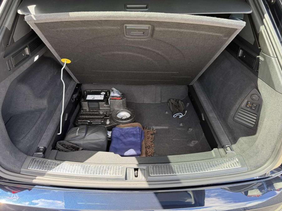 Zils Volkswagen Touareg 2020 Telšiai, ar dzinēja tilpumu 2.97 L un nobraukumu 282 tūkst. km par 30750 €, foto 40 vietnē AUTOMOTO.COM.LV