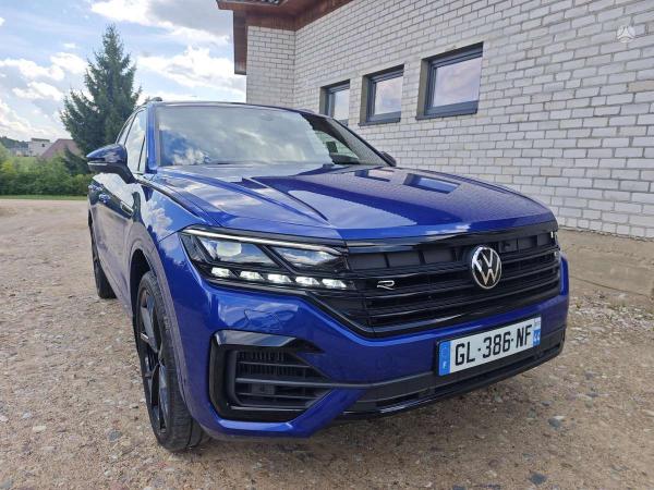 Blue Volkswagen Touareg 2020 in Telschi, with an engine capacity of 3.00 L and mileage of 181 thousand km for 28800 €, photo 3 on AUTOMOTO.COM.LV