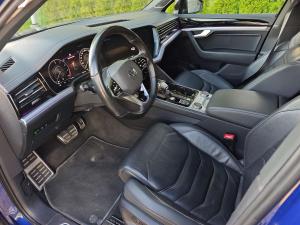 Zils Volkswagen Touareg 2020 Telšiai, ar dzinēja tilpumu 2.97 L un nobraukumu 182 tūkst. km par 27800 €, foto 50 vietnē AUTOMOTO.COM.LV