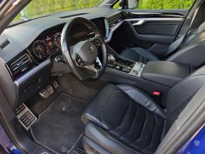Zils Volkswagen Touareg 2020 Telšiai, ar dzinēja tilpumu 2.97 L un nobraukumu 182 tūkst. km par 27800 €, foto 52 vietnē AUTOMOTO.COM.LV