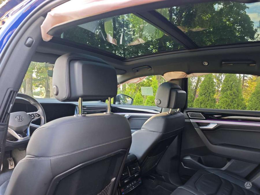 Zils Volkswagen Touareg 2020 Telšiai, ar dzinēja tilpumu 2.97 L un nobraukumu 182 tūkst. km par 27800 €, foto 58 vietnē AUTOMOTO.COM.LV