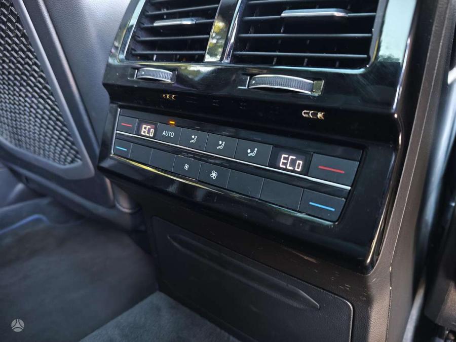 Zils Volkswagen Touareg 2020 Telšiai, ar dzinēja tilpumu 2.97 L un nobraukumu 182 tūkst. km par 27800 €, foto 62 vietnē AUTOMOTO.COM.LV