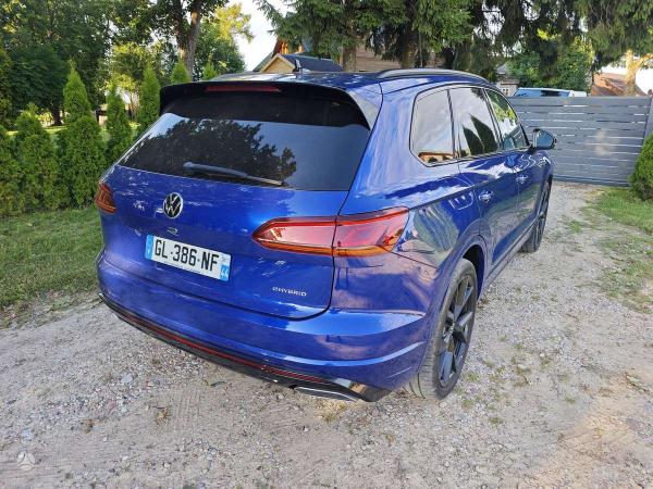 Blue Volkswagen Touareg 2020 in Telschi, with an engine capacity of 2.97 L and mileage of 182 thousand km for 27800 €, photo 11 on AUTOMOTO.COM.LV