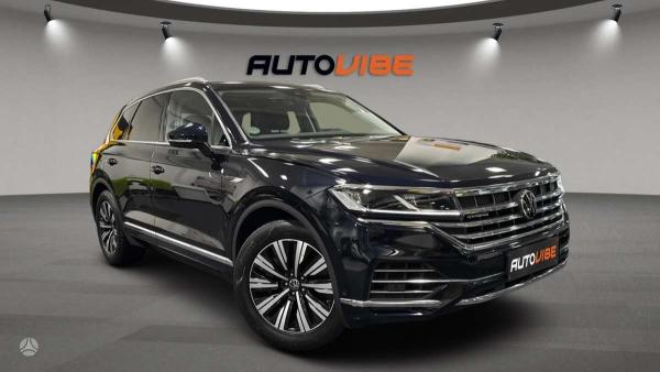 Zils Volkswagen Touareg 2021 Viļņa, ar dzinēja tilpumu 3.00 L un nobraukumu 62 tūkst. km par 46989 €, foto 2 vietnē AUTOMOTO.COM.LV