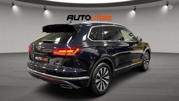 Zils Volkswagen Touareg 2021 Viļņa, ar dzinēja tilpumu 3.00 L un nobraukumu 62 tūkst. km par 46989 €, foto 6 vietnē AUTOMOTO.COM.LV