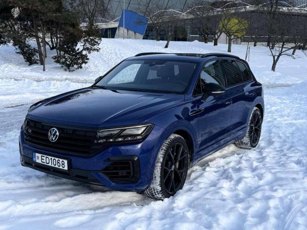 Blue Volkswagen Touareg 2021 in Vilnius, with an engine capacity of 3.00 L and mileage of 148 thousand km for 47000 €, photo 3 on AUTOMOTO.COM.LV
