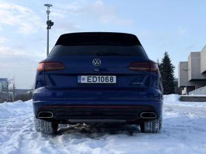 Blue Volkswagen Touareg 2021 in Vilnius, with an engine capacity of 3.00 L and mileage of 148 thousand km for 47000 €, photo 6 on AUTOMOTO.COM.LV