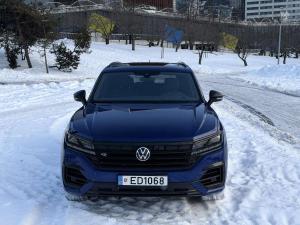 Blue Volkswagen Touareg 2021 in Vilnius, with an engine capacity of 3.00 L and mileage of 148 thousand km for 47000 €, photo 12 on AUTOMOTO.COM.LV