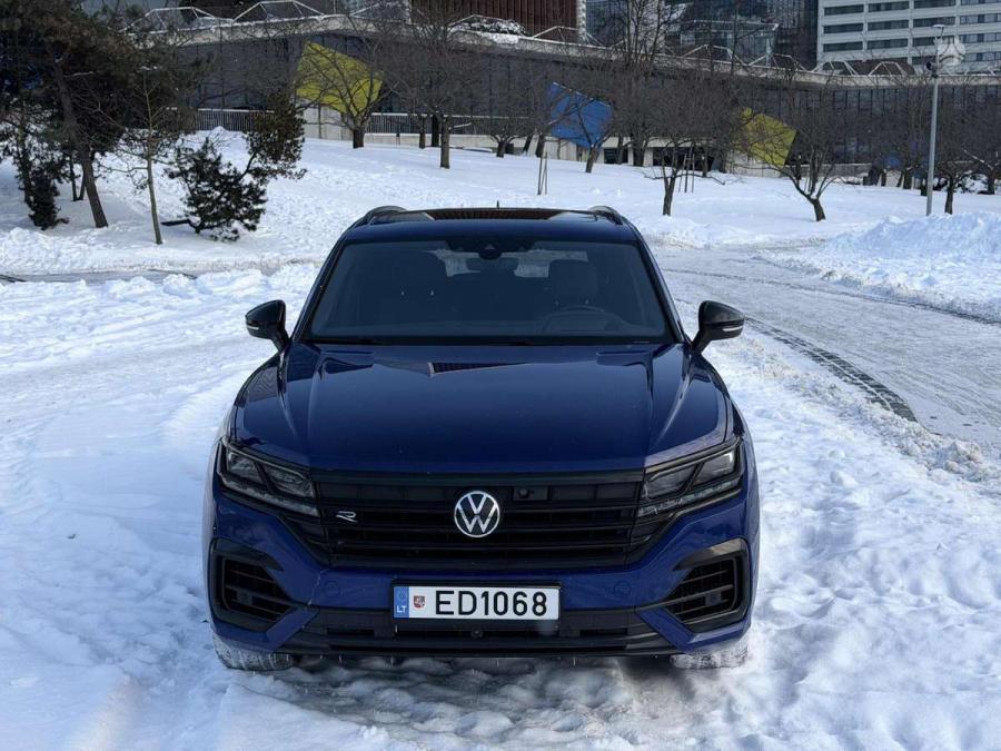 Blue Volkswagen Touareg 2021 in Vilnius, with an engine capacity of 3.00 L and mileage of 148 thousand km for 47000 €, photo 12 on AUTOMOTO.COM.LV