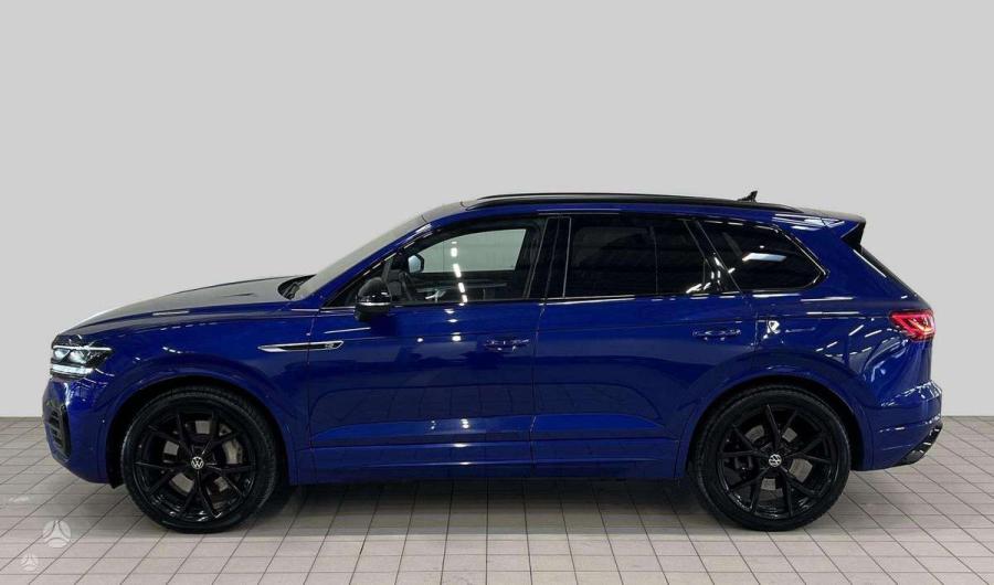 Blue Volkswagen Touareg 2021 in Kaunas, with an engine capacity of 3.00 L and mileage of 149 thousand km for 41200 €, photo 3 on AUTOMOTO.COM.LV