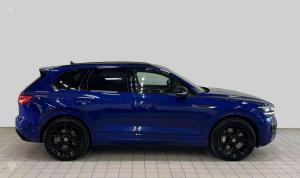 Blue Volkswagen Touareg 2021 in Kaunas, with an engine capacity of 3.00 L and mileage of 149 thousand km for 41200 €, photo 4 on AUTOMOTO.COM.LV