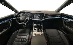 Blue Volkswagen Touareg 2021 in Kaunas, with an engine capacity of 3.00 L and mileage of 149 thousand km for 41200 €, photo 6 on AUTOMOTO.COM.LV