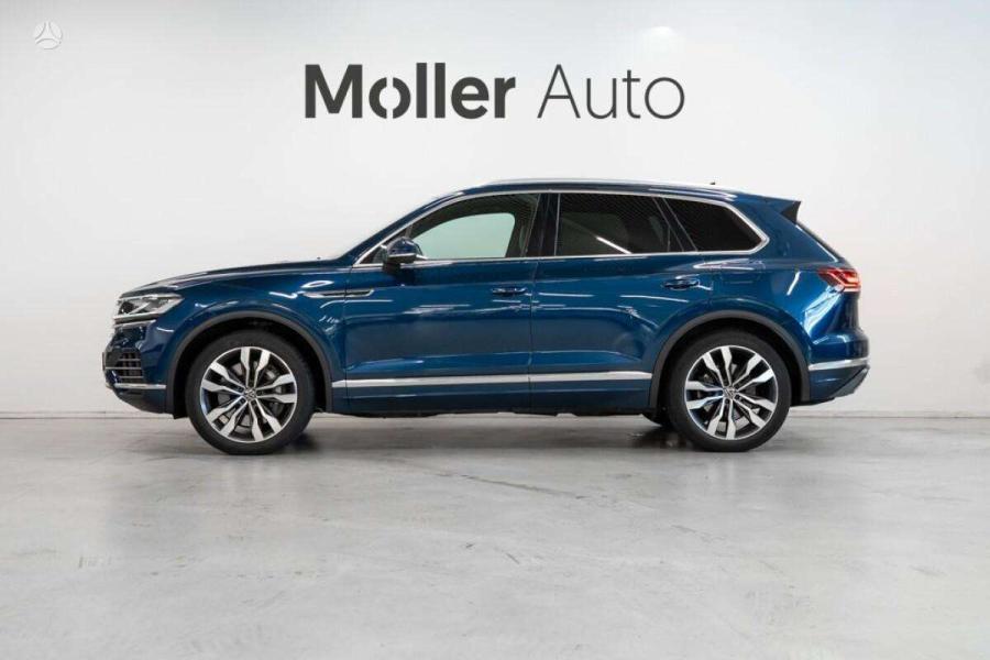 Zils Volkswagen Touareg 2021 Viļņa, ar dzinēja tilpumu 3.00 L un nobraukumu 124 tūkst. km par 43500 €, foto 3 vietnē AUTOMOTO.COM.LV