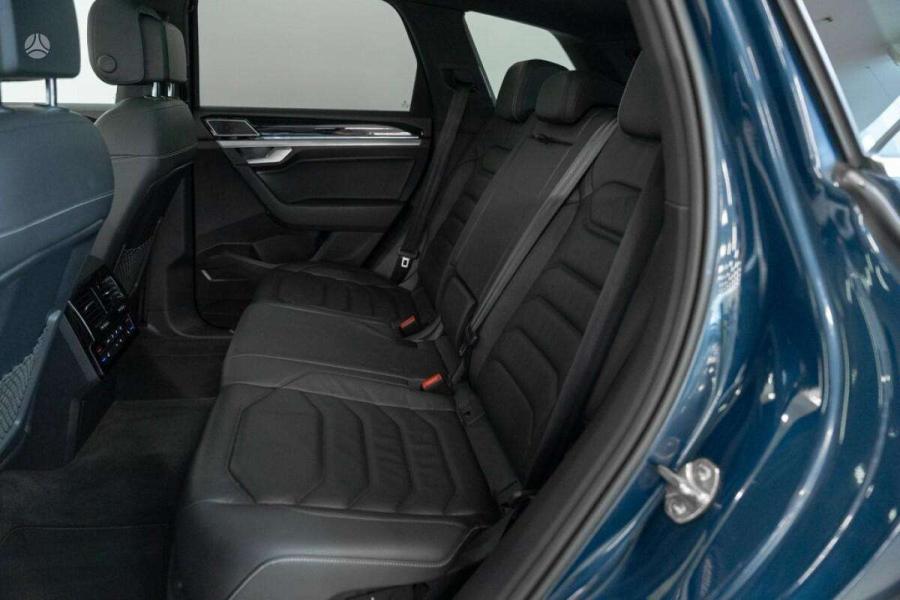 Zils Volkswagen Touareg 2021 Viļņa, ar dzinēja tilpumu 3.00 L un nobraukumu 124 tūkst. km par 43500 €, foto 22 vietnē AUTOMOTO.COM.LV
