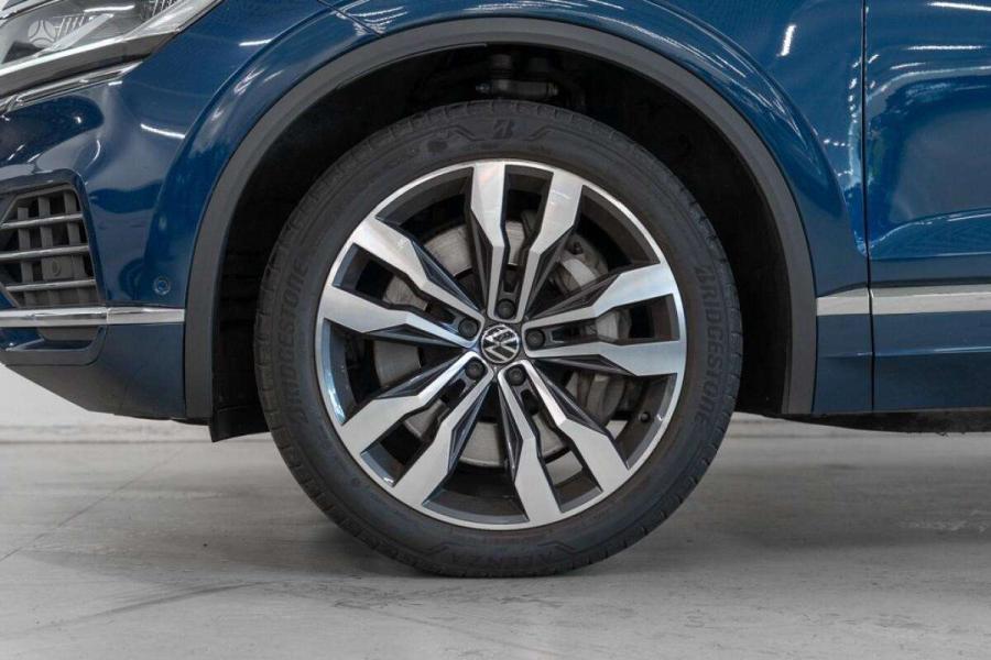 Zils Volkswagen Touareg 2021 Viļņa, ar dzinēja tilpumu 3.00 L un nobraukumu 124 tūkst. km par 43500 €, foto 28 vietnē AUTOMOTO.COM.LV
