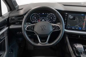 Blue Volkswagen Touareg 2021 in Vilnius, with an engine capacity of 3.00 L and mileage of 124 thousand km for 42300 €, photo 10 on AUTOMOTO.COM.LV