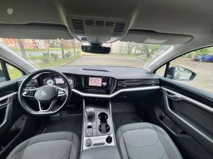 Blue Volkswagen Touareg 2022 in Vilnius, with an engine capacity of 3.00 L and mileage of 157 thousand km for 26900 €, photo 9 on AUTOMOTO.COM.LV