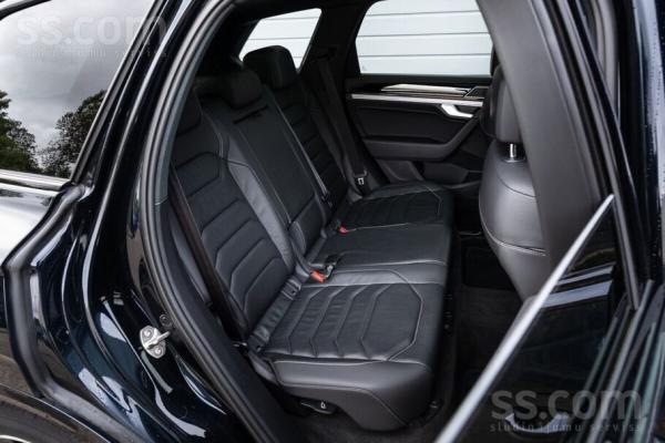 Volkswagen Touareg 2022 Rīga vietnē Zils Volkswagen Touareg 2022 Rīga, ar dzinēja tilpumu 3.00 L un nobraukumu 134 tūkst. km par 45900 €, foto 9 vietnē AUTOMOTO.COM.LV