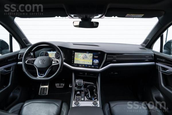 Volkswagen Touareg 2022 Rīga vietnē Zils Volkswagen Touareg 2022 Rīga, ar dzinēja tilpumu 3.00 L un nobraukumu 134 tūkst. km par 45900 €, foto 10 vietnē AUTOMOTO.COM.LV