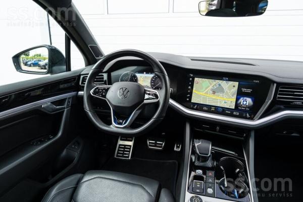 Volkswagen Touareg 2022 Rīga vietnē Zils Volkswagen Touareg 2022 Rīga, ar dzinēja tilpumu 3.00 L un nobraukumu 134 tūkst. km par 45900 €, foto 11 vietnē AUTOMOTO.COM.LV