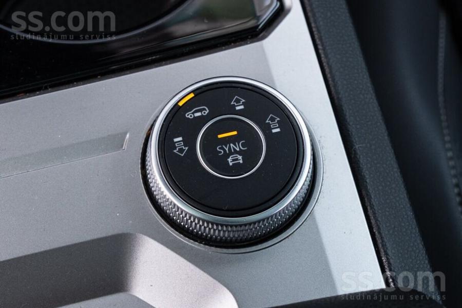 Zils Volkswagen Touareg 2022 Rīga, ar dzinēja tilpumu 3.00 L un nobraukumu 134 tūkst. km par 45900 €, foto 18 vietnē AUTOMOTO.COM.LV