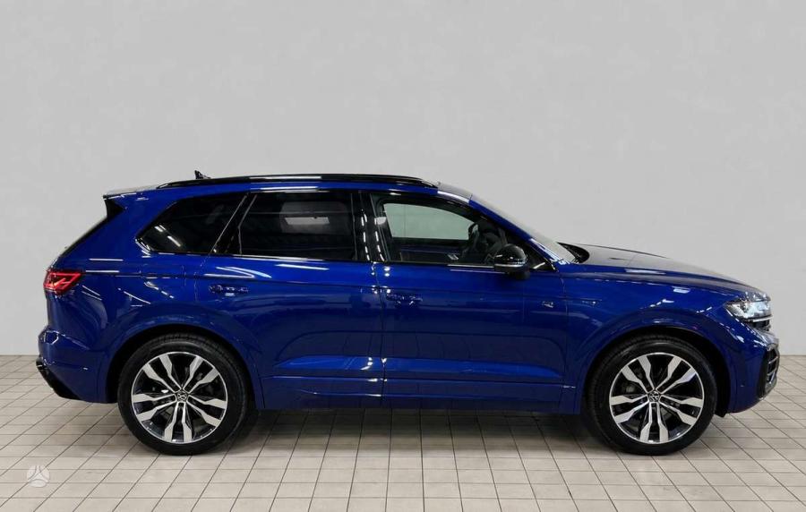 Zils Volkswagen Touareg 2024 Kauņa, ar dzinēja tilpumu 2.97 L un nobraukumu 38 tūkst. km par 67600 €, foto 4 vietnē AUTOMOTO.COM.LV