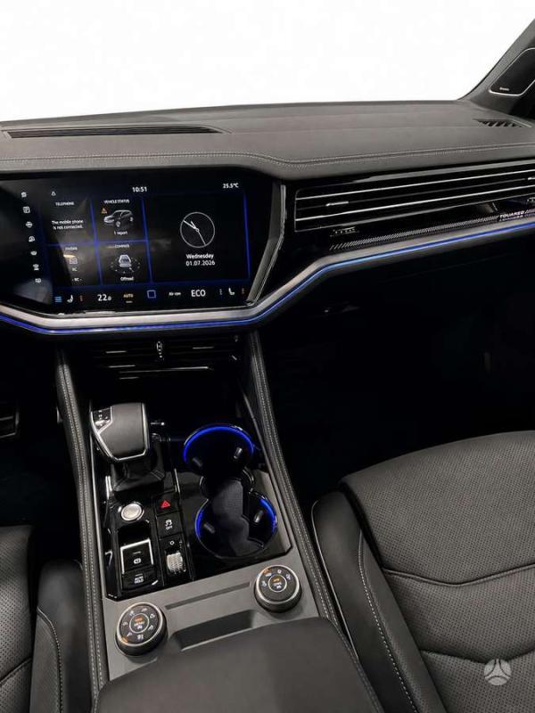 Blue Volkswagen Touareg 2024 in Kaunas, with an engine capacity of 2.97 L and mileage of 38 thousand km for 67600 €, photo 10 on AUTOMOTO.COM.LV