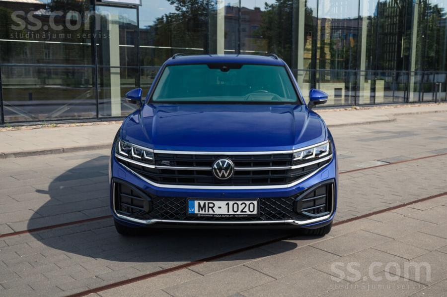 Zils Volkswagen Touareg 2025 Rīga, ar dzinēja tilpumu 3.00 L un nobraukumu 19 tūkst. km par 71950 €, foto 3 vietnē AUTOMOTO.COM.LV