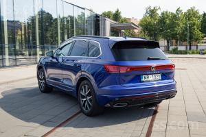 Zils Volkswagen Touareg 2025 Rīga, ar dzinēja tilpumu 3.00 L un nobraukumu 19 tūkst. km par 71950 €, foto 7 vietnē AUTOMOTO.COM.LV
