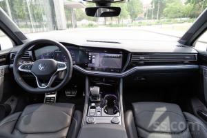 Zils Volkswagen Touareg 2025 Rīga, ar dzinēja tilpumu 3.00 L un nobraukumu 19 tūkst. km par 71950 €, foto 16 vietnē AUTOMOTO.COM.LV