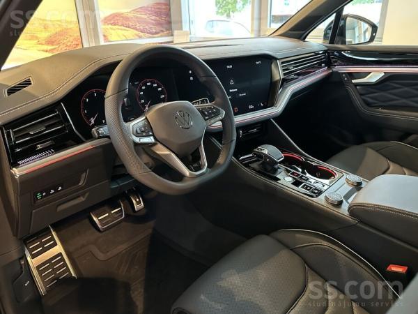 Blue Volkswagen Touareg 2026 in Valmiera, with an engine capacity of 3.00 L and mileage of 10 thousand km for 74700 €, photo 9 on AUTOMOTO.COM.LV