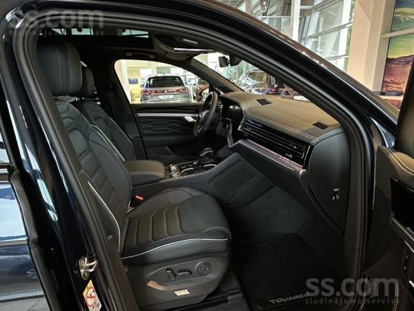 Blue Volkswagen Touareg 2026 in Valmiera, with an engine capacity of 3.00 L and mileage of 10 thousand km for 74700 €, photo 10 on AUTOMOTO.COM.LV