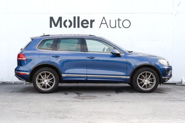 Zils Volkswagen Touareg 2017 Rīga, ar dzinēja tilpumu 3.00 L un nobraukumu 182 tūkst. km par 16800 €, foto 4 vietnē AUTOMOTO.COM.LV