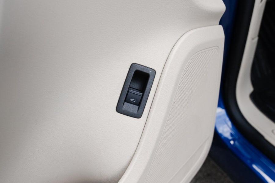 Zils Volkswagen Touareg 2017 Rīga, ar dzinēja tilpumu 3.00 L un nobraukumu 182 tūkst. km par 16800 €, foto 9 vietnē AUTOMOTO.COM.LV