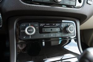 Zils Volkswagen Touareg 2017 Rīga, ar dzinēja tilpumu 3.00 L un nobraukumu 182 tūkst. km par 16800 €, foto 16 vietnē AUTOMOTO.COM.LV