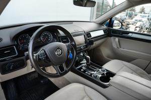 Zils Volkswagen Touareg 2017 Rīga, ar dzinēja tilpumu 3.00 L un nobraukumu 182 tūkst. km par 16800 €, foto 21 vietnē AUTOMOTO.COM.LV