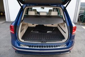 Zils Volkswagen Touareg 2017 Rīga, ar dzinēja tilpumu 3.00 L un nobraukumu 182 tūkst. km par 16800 €, foto 24 vietnē AUTOMOTO.COM.LV