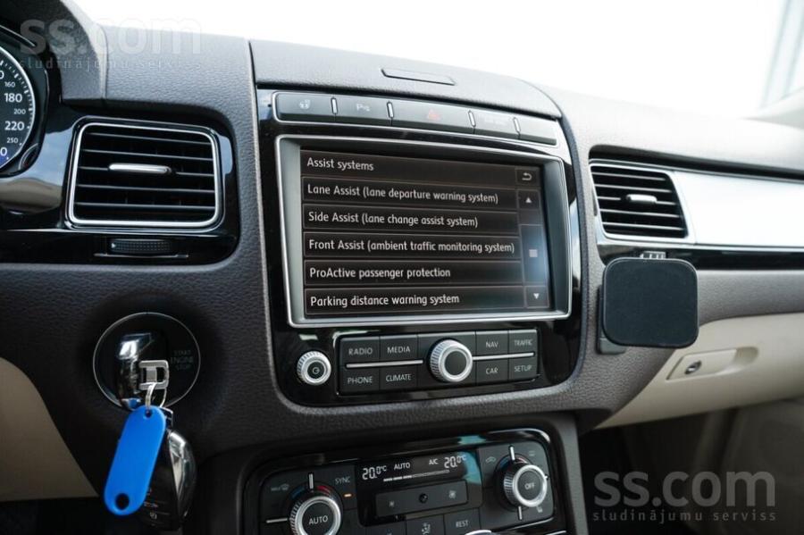 Zils Volkswagen Touareg 2017 Rīga, ar dzinēja tilpumu 3.00 L un nobraukumu 182 tūkst. km par 16800 €, foto 20 vietnē AUTOMOTO.COM.LV