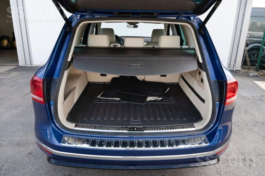 Zils Volkswagen Touareg 2017 Rīga, ar dzinēja tilpumu 3.00 L un nobraukumu 182 tūkst. km par 16800 €, foto 24 vietnē AUTOMOTO.COM.LV