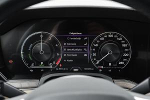 Blue Volkswagen Touareg 2021 in Riga, with an engine capacity of 3.00 L and mileage of 103 thousand km for 43900 €, photo 20 on AUTOMOTO.COM.LV