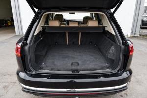 Blue Volkswagen Touareg 2021 in Riga, with an engine capacity of 3.00 L and mileage of 103 thousand km for 43900 €, photo 33 on AUTOMOTO.COM.LV