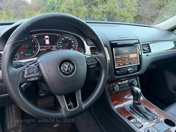 Zils Volkswagen Touareg 2011 Tallina, ar dzinēja tilpumu 3.00 L un nobraukumu 0 tūkst. km par 6499 €, foto 5 vietnē AUTOMOTO.COM.LV