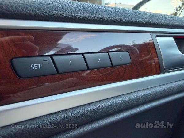 Zils Volkswagen Touareg 2011 Tallina, ar dzinēja tilpumu 3.00 L un nobraukumu 0 tūkst. km par 6499 €, foto 7 vietnē AUTOMOTO.COM.LV