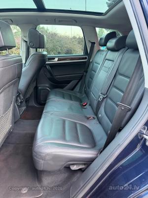 Blue Volkswagen Touareg 2011 in Tallinn, with an engine capacity of 3.00 L and mileage of 0 thousand km for 6499 €, photo 8 on AUTOMOTO.COM.LV