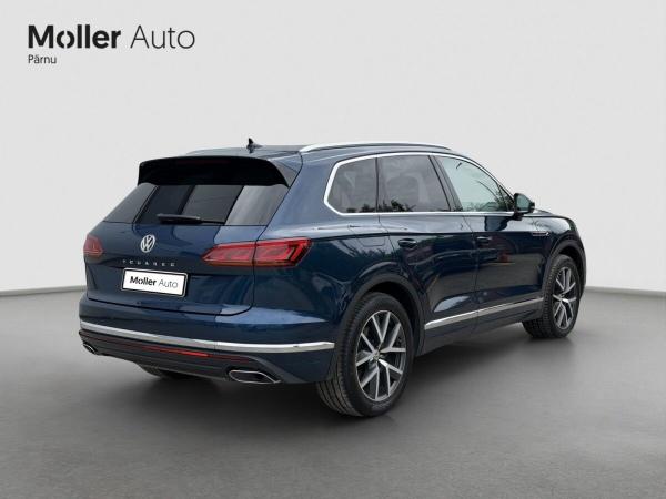 Zils Volkswagen Touareg 2018 Pērnava, ar dzinēja tilpumu 3.00 L un nobraukumu 117 tūkst. km par 37200 €, foto 2 vietnē AUTOMOTO.COM.LV