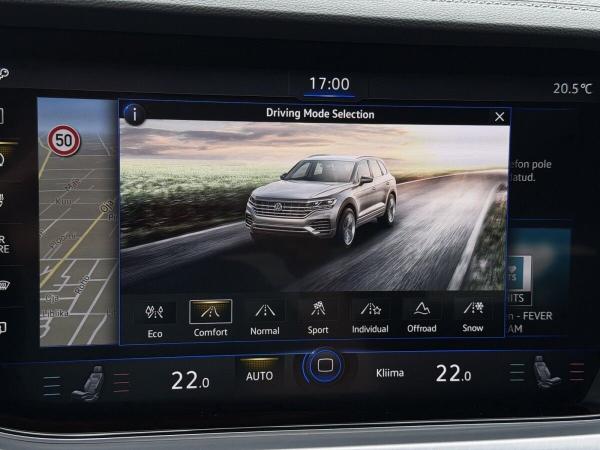 Zils Volkswagen Touareg 2018 Pērnava, ar dzinēja tilpumu 3.00 L un nobraukumu 117 tūkst. km par 37200 €, foto 9 vietnē AUTOMOTO.COM.LV