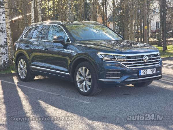 Zils Volkswagen Touareg 2019 Tallina, ar dzinēja tilpumu 3.00 L un nobraukumu 150 tūkst. km par 37000 €, foto 2 vietnē AUTOMOTO.COM.LV