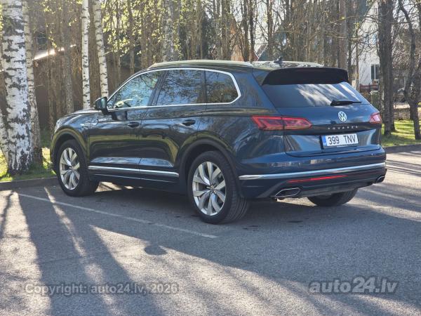 Zils Volkswagen Touareg 2019 Tallina, ar dzinēja tilpumu 3.00 L un nobraukumu 150 tūkst. km par 37000 €, foto 4 vietnē AUTOMOTO.COM.LV
