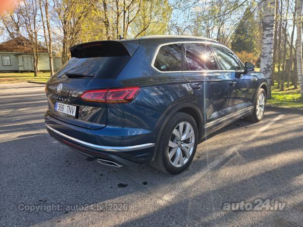 Zils Volkswagen Touareg 2019 Tallina, ar dzinēja tilpumu 3.00 L un nobraukumu 150 tūkst. km par 37000 €, foto 8 vietnē AUTOMOTO.COM.LV