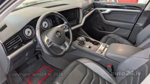 Zils Volkswagen Touareg 2019 Tallina, ar dzinēja tilpumu 3.00 L un nobraukumu 164 tūkst. km par 34720 €, foto 8 vietnē AUTOMOTO.COM.LV